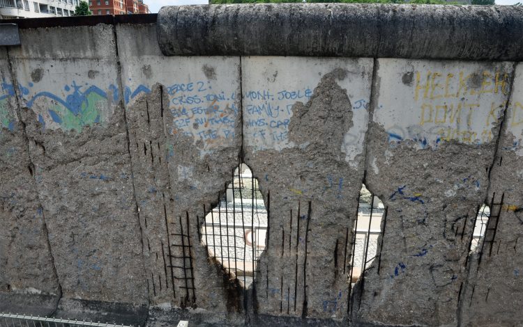 The Berlin Wall: Limits and Legacies of Divisions – AGI
